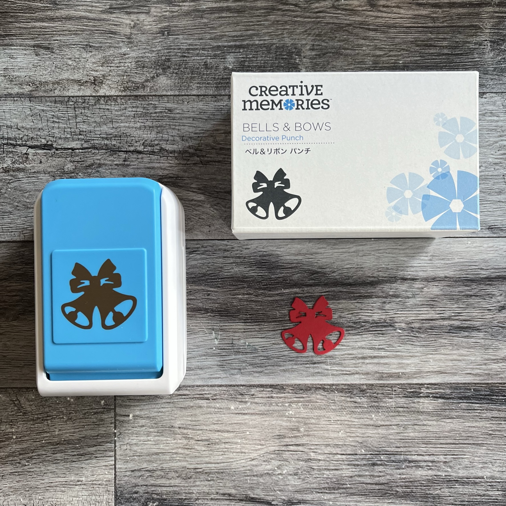 Bells & Bows Decorative Punch - Tessa Scrapbooks