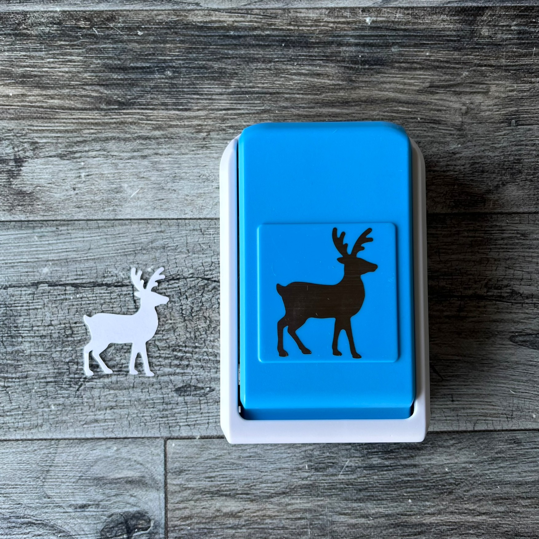 Reindeer Decorative Punch -USED - Tessa Scrapbooks