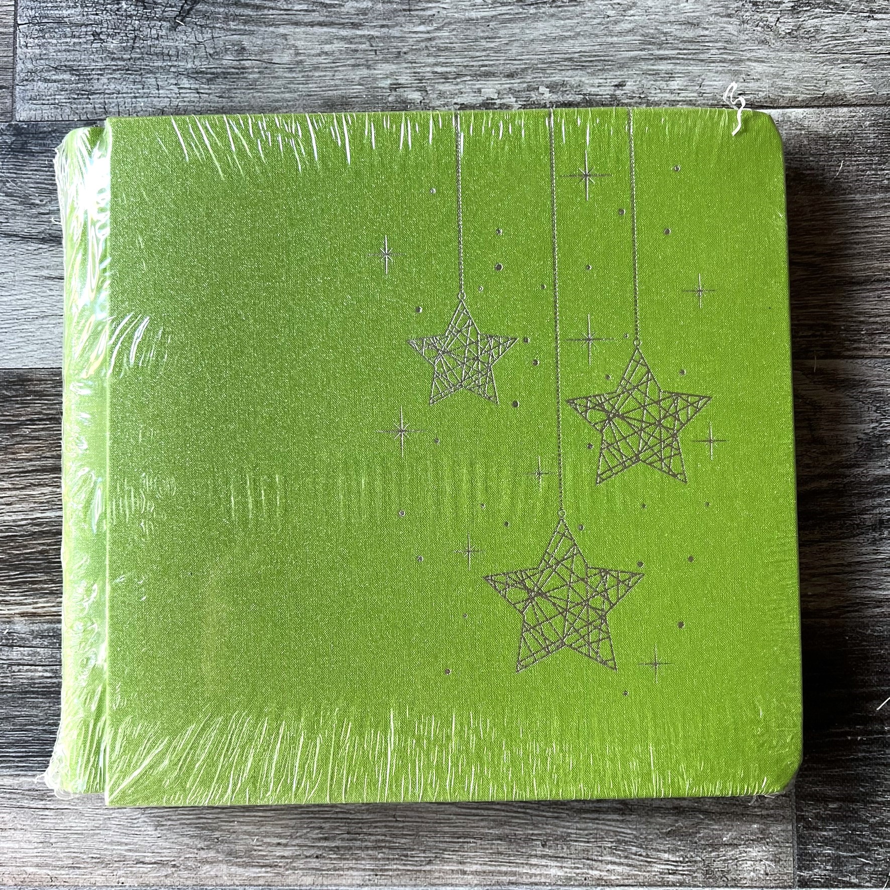 8x8 Star Bright Green Mica Coverset by Creative Memories - Tessa Scrapbooks