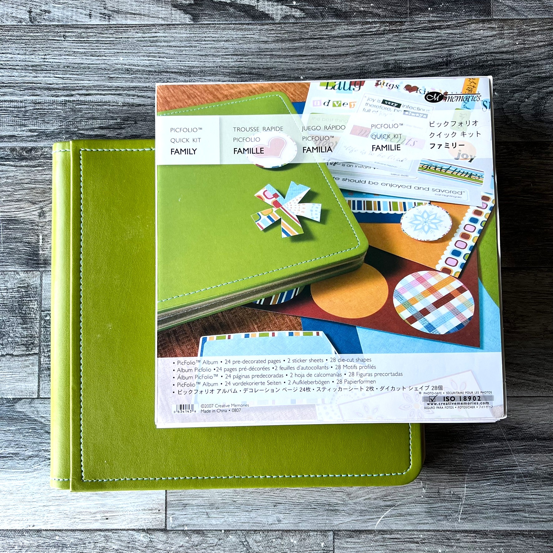 8x8 Family Picfolio Quick Kit w/ Green Album - Tessa Scrapbooks